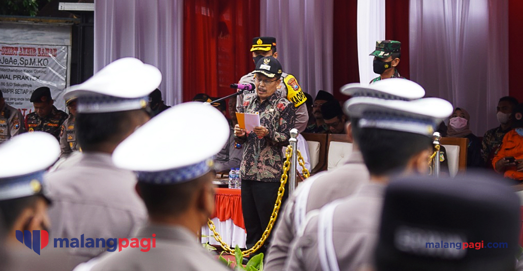 Polres Batu Gelar Apel Pengamanan Jelang Natal 2022 dan Tahun Baru 2023 ... Polres Batu Gelar Apel Pengamanan Jelang Natal 2022 dan Tahun Baru 2023 ...