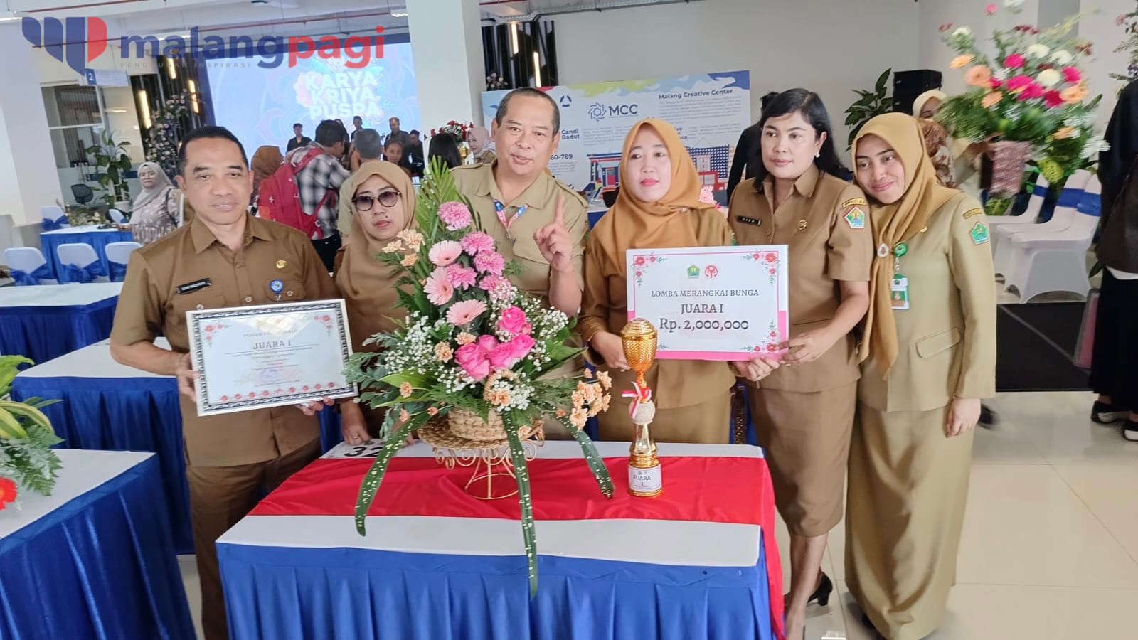 DLH Kota Malang Sabet Juara Satu Lomba Merangkai Bunga - Malang Pagi
