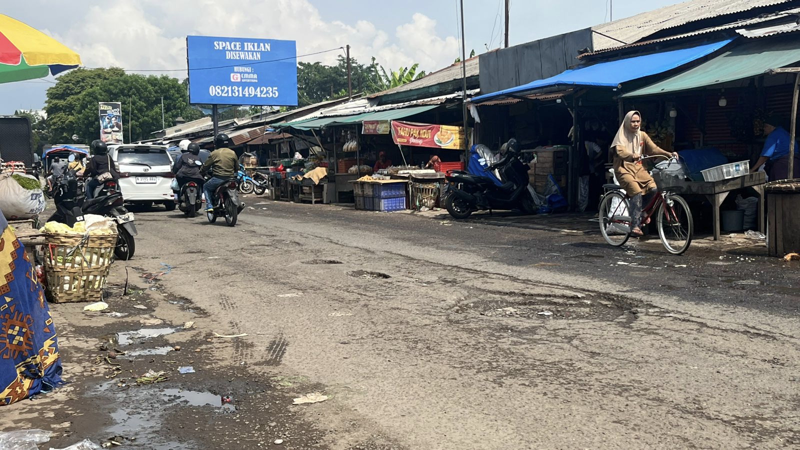 Jalan Pasar Induk Gadang Dikeluhkan Warga, Perbaikan Tertunda Akibat ...